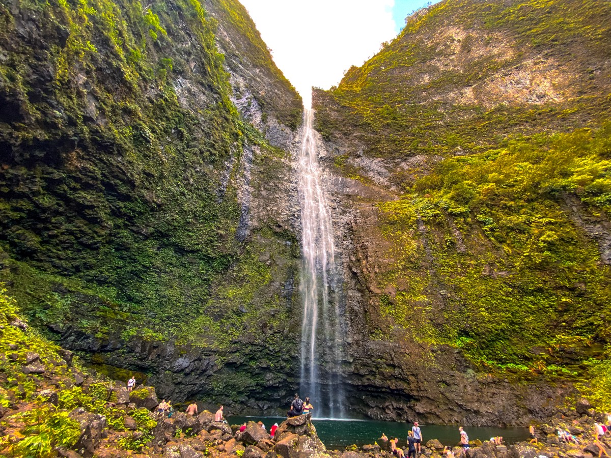 Hike to Hanakapi’ai Falls, Ha’ena State Park | Kauai – suitcasey